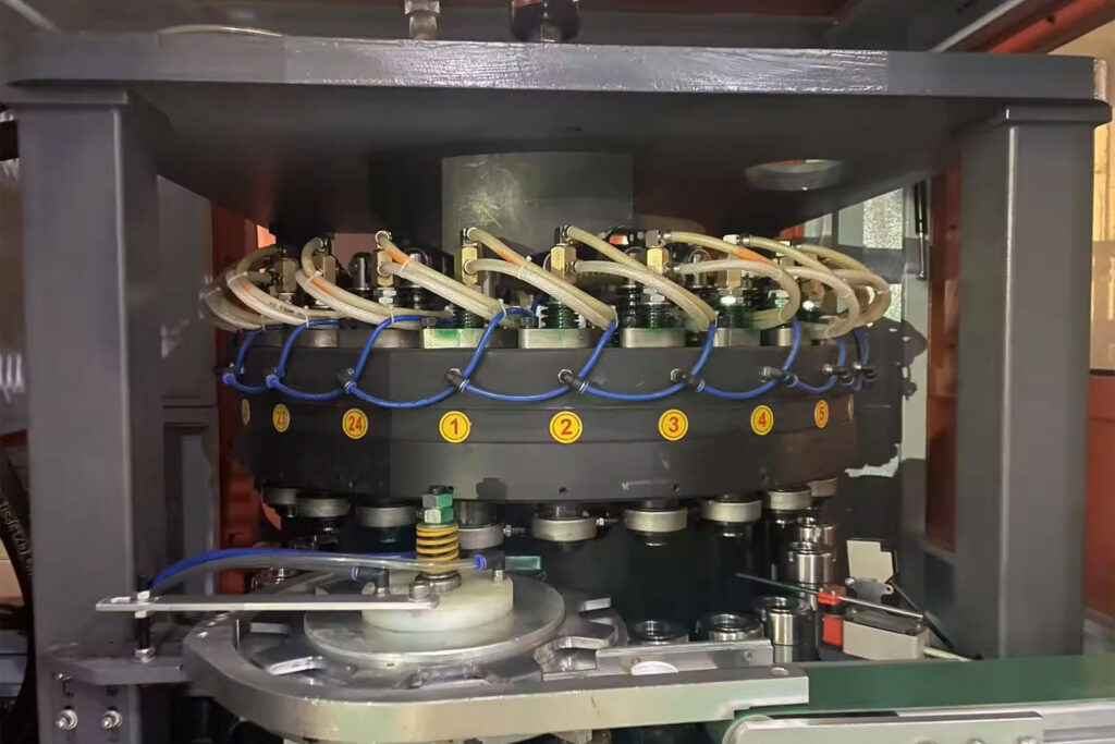 Compression rotational molding machine for plastic bottle cap 20 liter ...